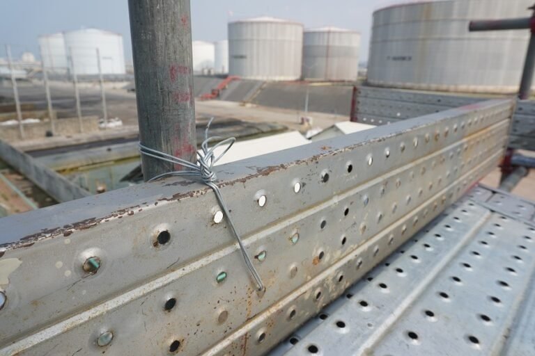 All You Need to Know About Scaffold Planks - The Ultimate Guide